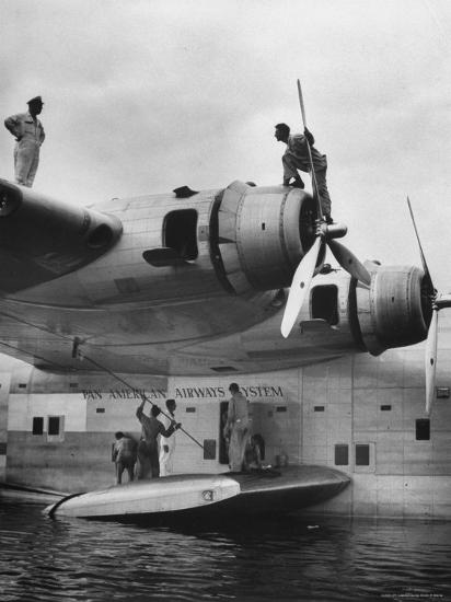 Pan Am Clipper Seaplane - Art.com